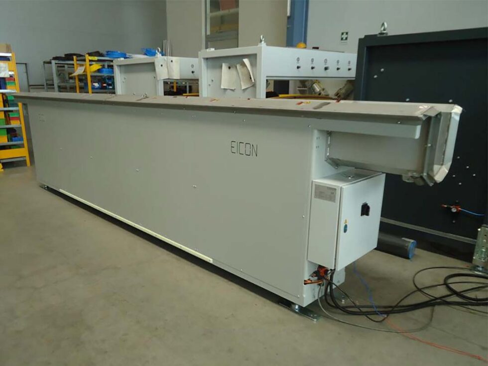Tip Table / Roller Conveyor | EICON GmbH